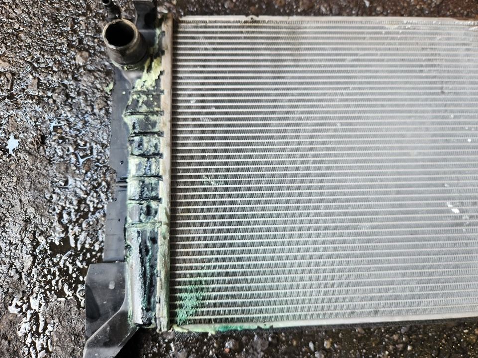 BMW F48 X1 Change OEM Radiator, Flush With Original BMW Coolant ...
