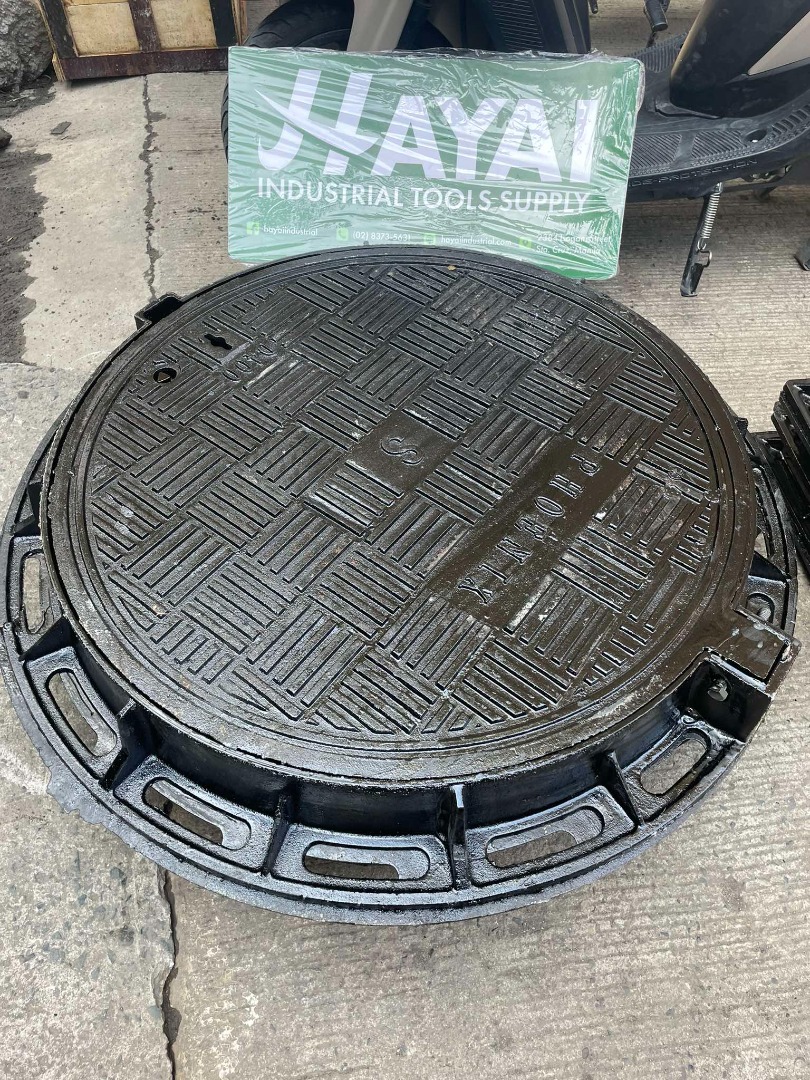 CI ROUND MANHOLE COVER, Commercial & Industrial, Construction ...