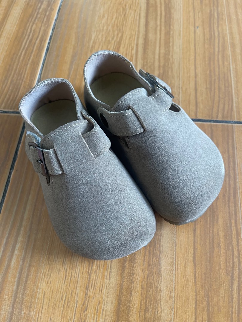 Clogs, Babies & Kids, Babies & Kids Fashion on Carousell