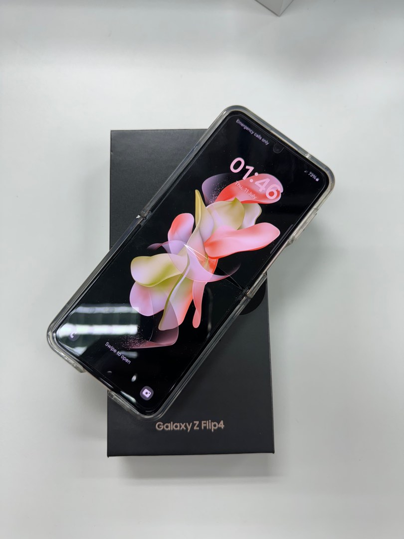 Galaxy Z Flip 4 256GB Pink Gold, Mobile Phones & Gadgets, Mobile Phones ...
