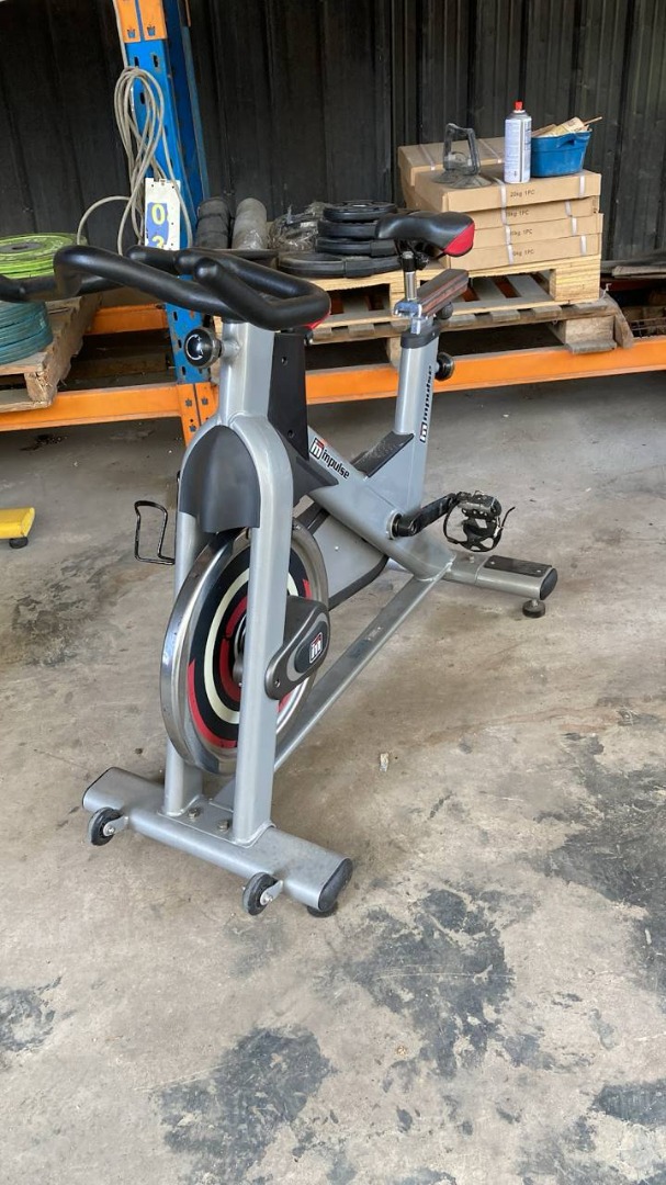 Impluse Spinning Bike Gym Equipment Exercise Senaman Basikal Gym ...