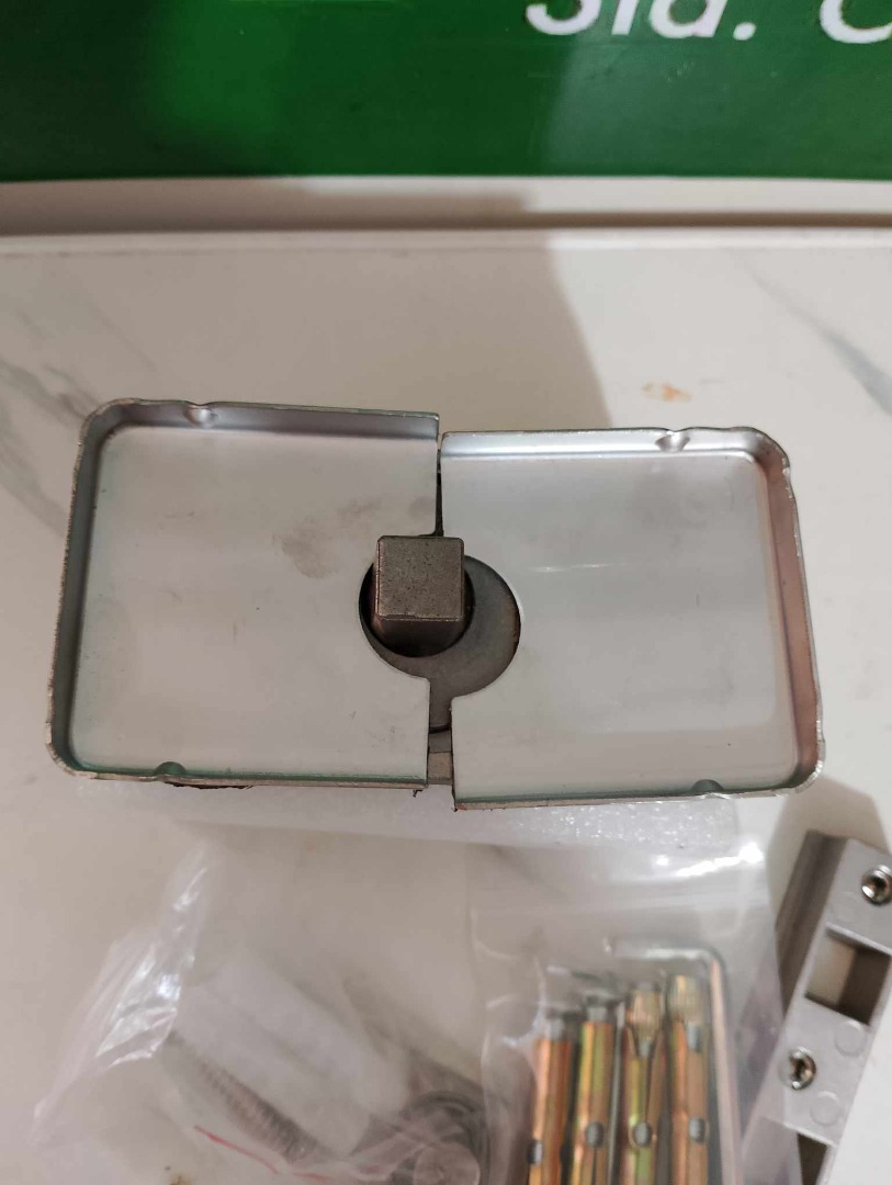 mini Pivot floor hinge, Commercial & Industrial, Construction ...