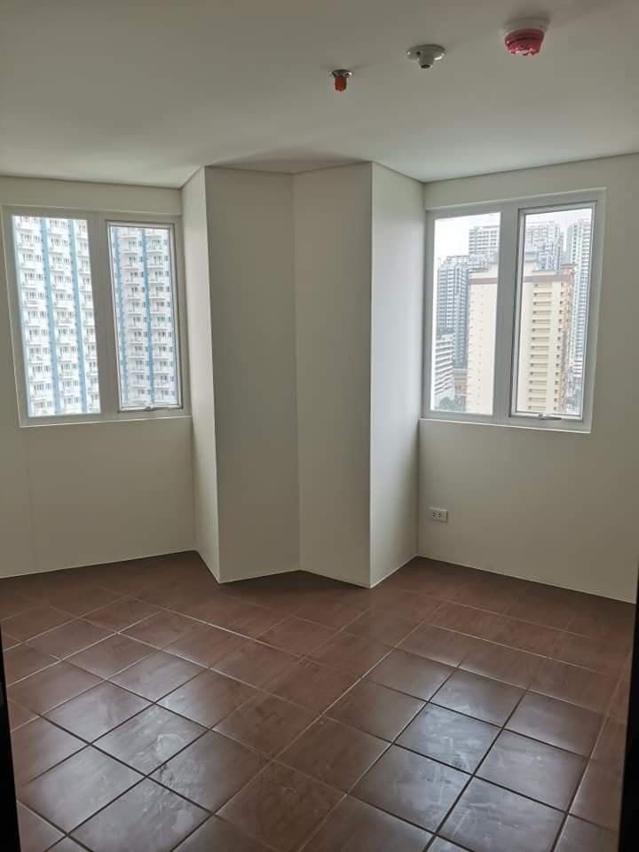 ~Modern Style Condo in Mandaluyong 20k/mo. only Rent to own Pioneer ...