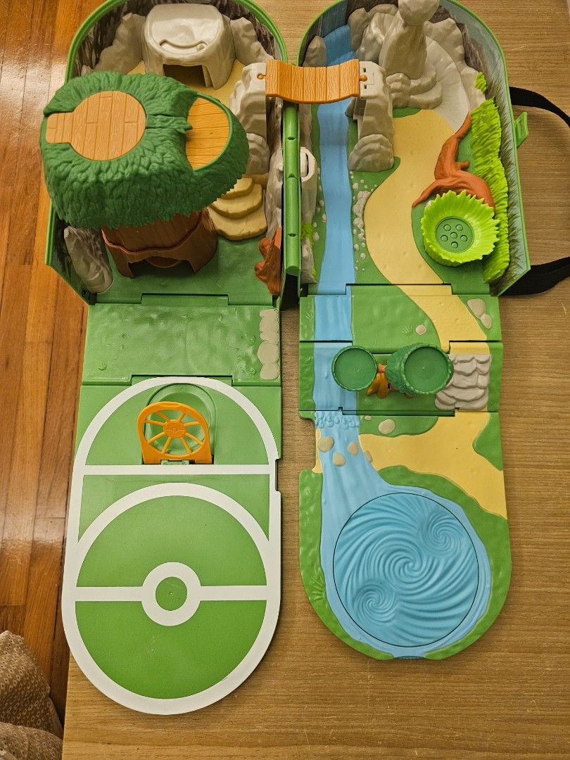 Pokemon carrying case playset, Hobbies & Toys, Toys & Games on Carousell