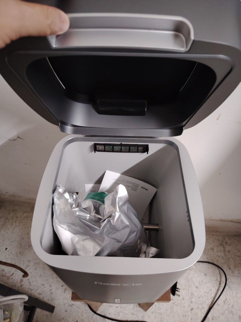 Reencle indoor food waste composter, Furniture & Home Living, Gardening ...