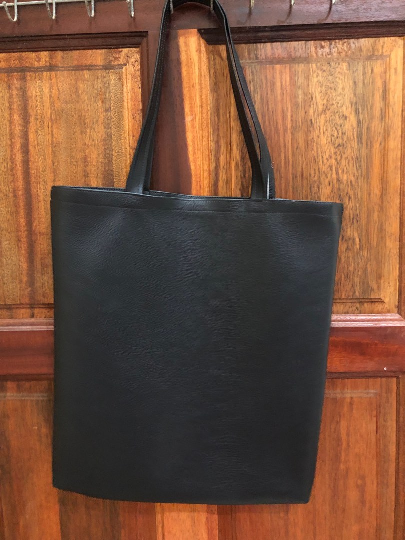 TOTEBAG KULIT, Women's Fashion, Bags & Wallets, Tote Bags on Carousell