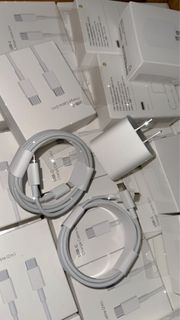 台灣現貨 全新原裝wireless HYPER CHARGE 無線快充 無線充電器 無線充電盤 充電盤 充電座 充電器-E3, 手機及配件, 電子周邊配件及產品, 電池及充電器在旋轉拍賣