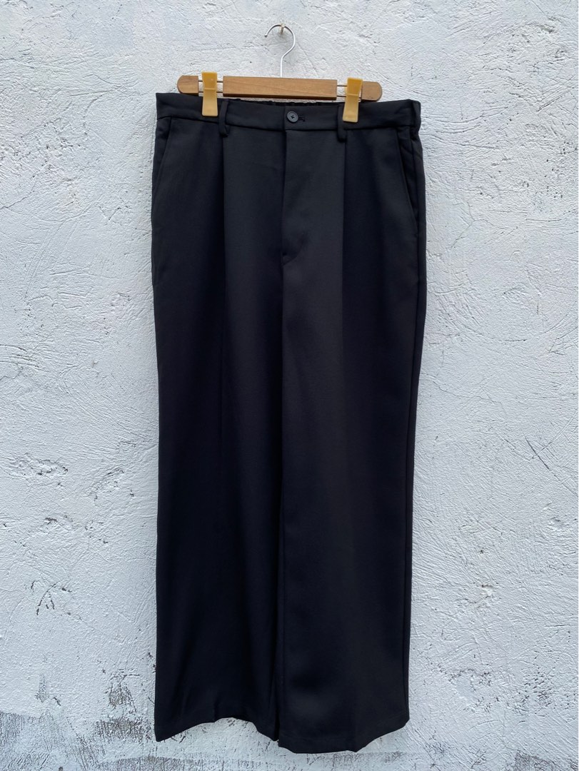 GU Super Baggy Slacks, Men's Fashion, Bottoms, Trousers on Carousell