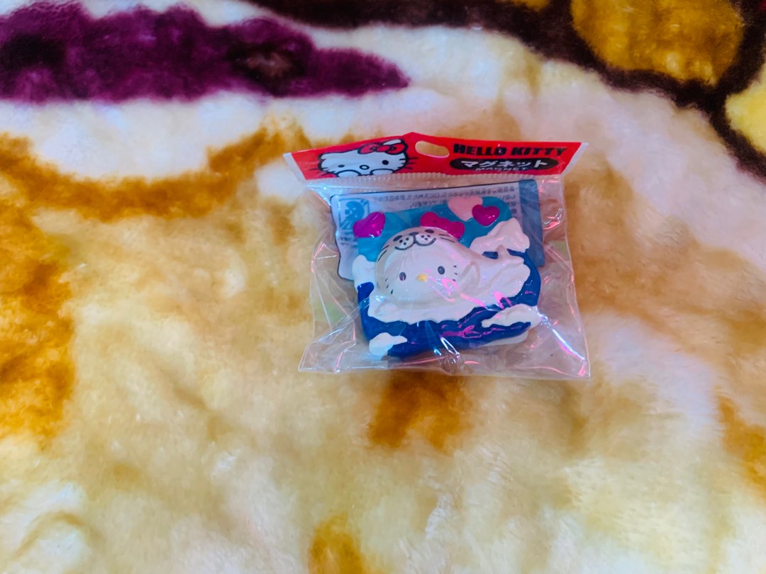 Hello kitty ref magnet, Hobbies & Toys, Memorabilia & Collectibles, Fan ...