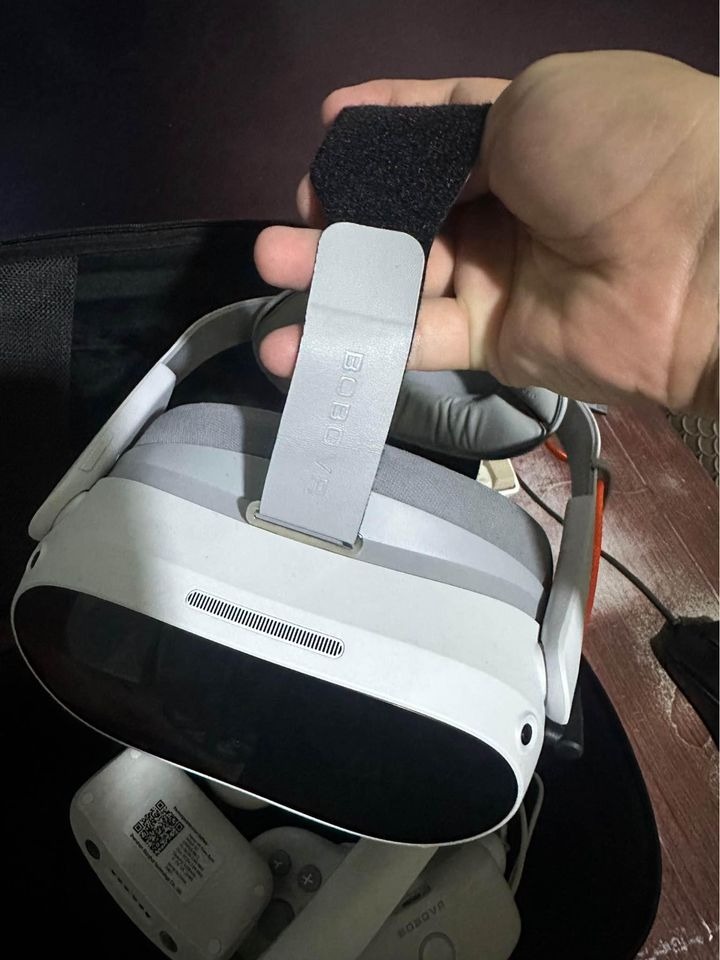 Pico 4 VR 128gb, Hobbies & Toys, Toys & Games on Carousell