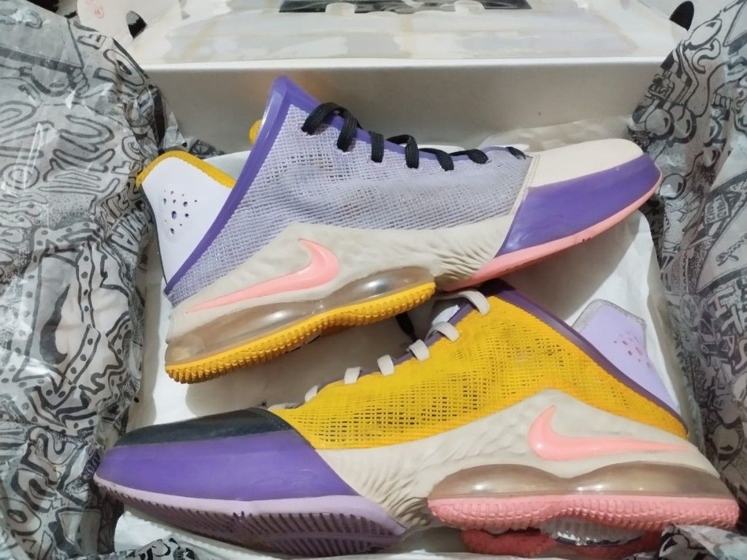 Sepatu Nike Lebron 19, Fesyen Pria, Sepatu , Sepatu Formal di Carousell