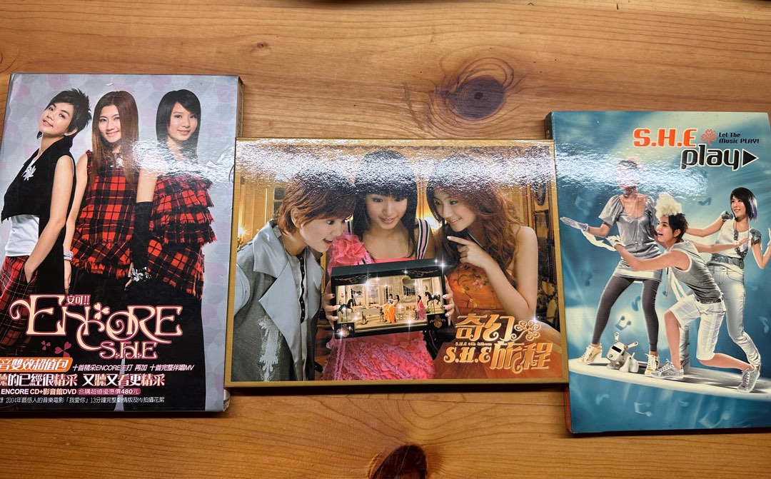 s.h.e 多隻絕版CD, 興趣及遊戲, 音樂、樂器 & 配件, 音樂與媒體 - CD 及 DVD - Carousell