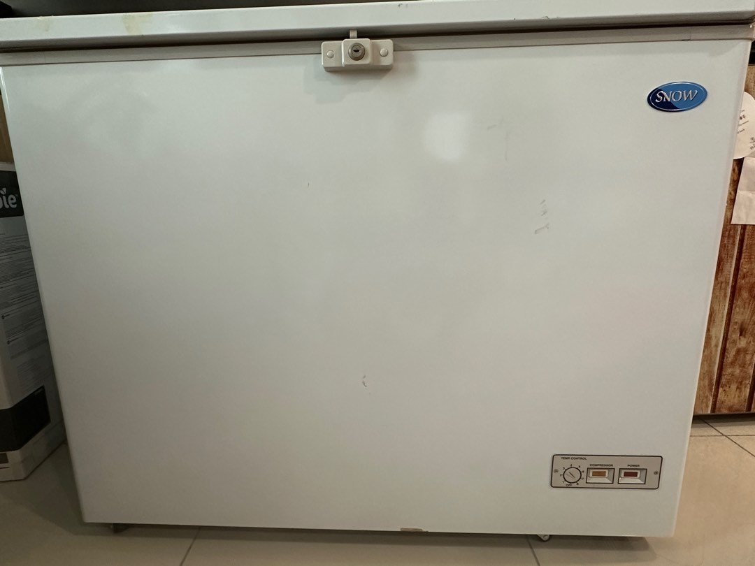 Snow chest freezer 540 liter second hand, TV & Home Appliances, Kitchen ...