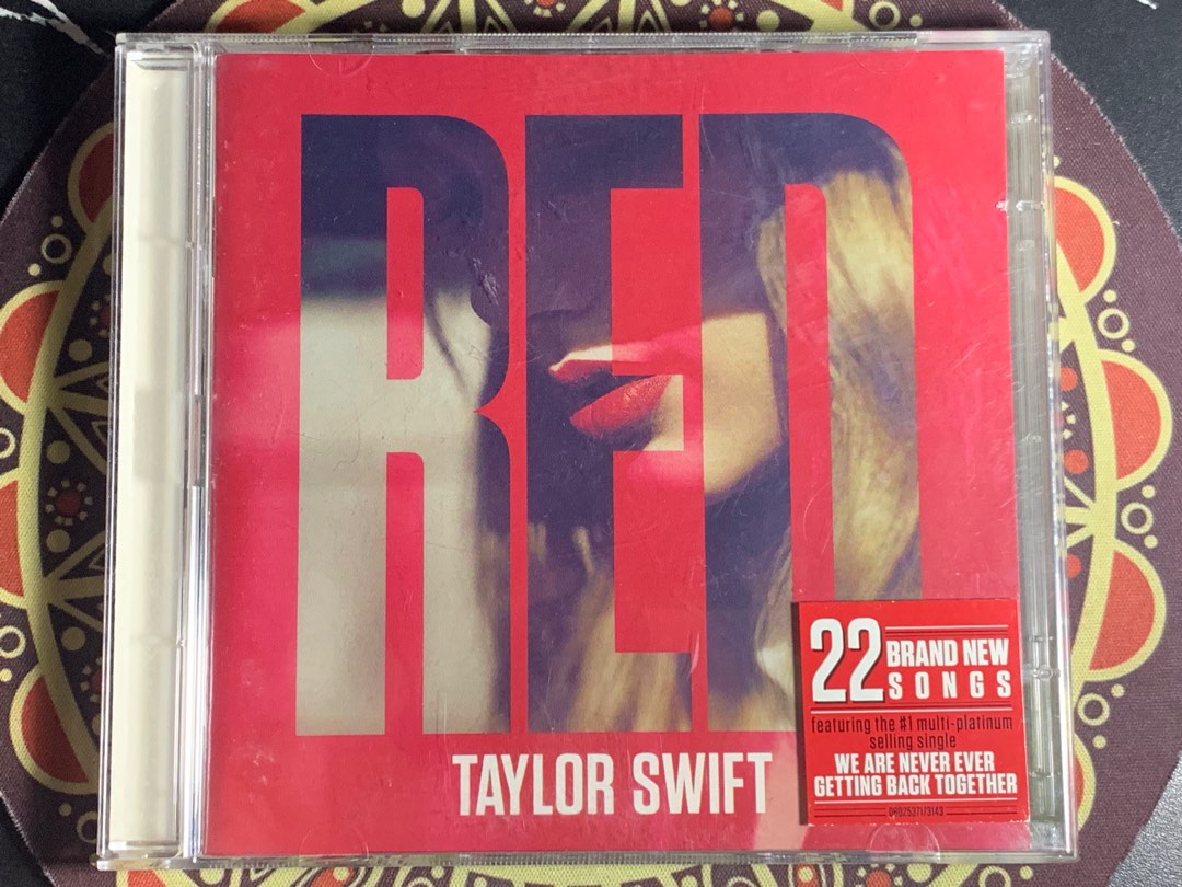 Taylor Swift Red Deluxe Edition 2CD, Hobbies & Toys, Music & Media, CDs ...