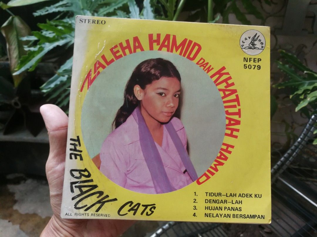 70s ZALEHA HAMID Dan KHATIJAH HAMID (Black Cats) EP, Hobbies & Toys ...