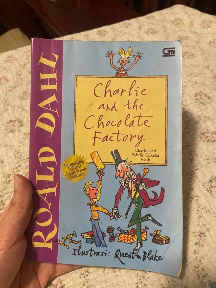 Buku Charlie and the Chocolate Factory - Roald Dahl, Buku & Alat Tulis ...