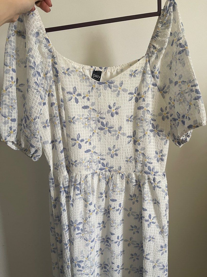 DAZY white and blue floral dress, Women's Fashion, Muslimah Fashion ...