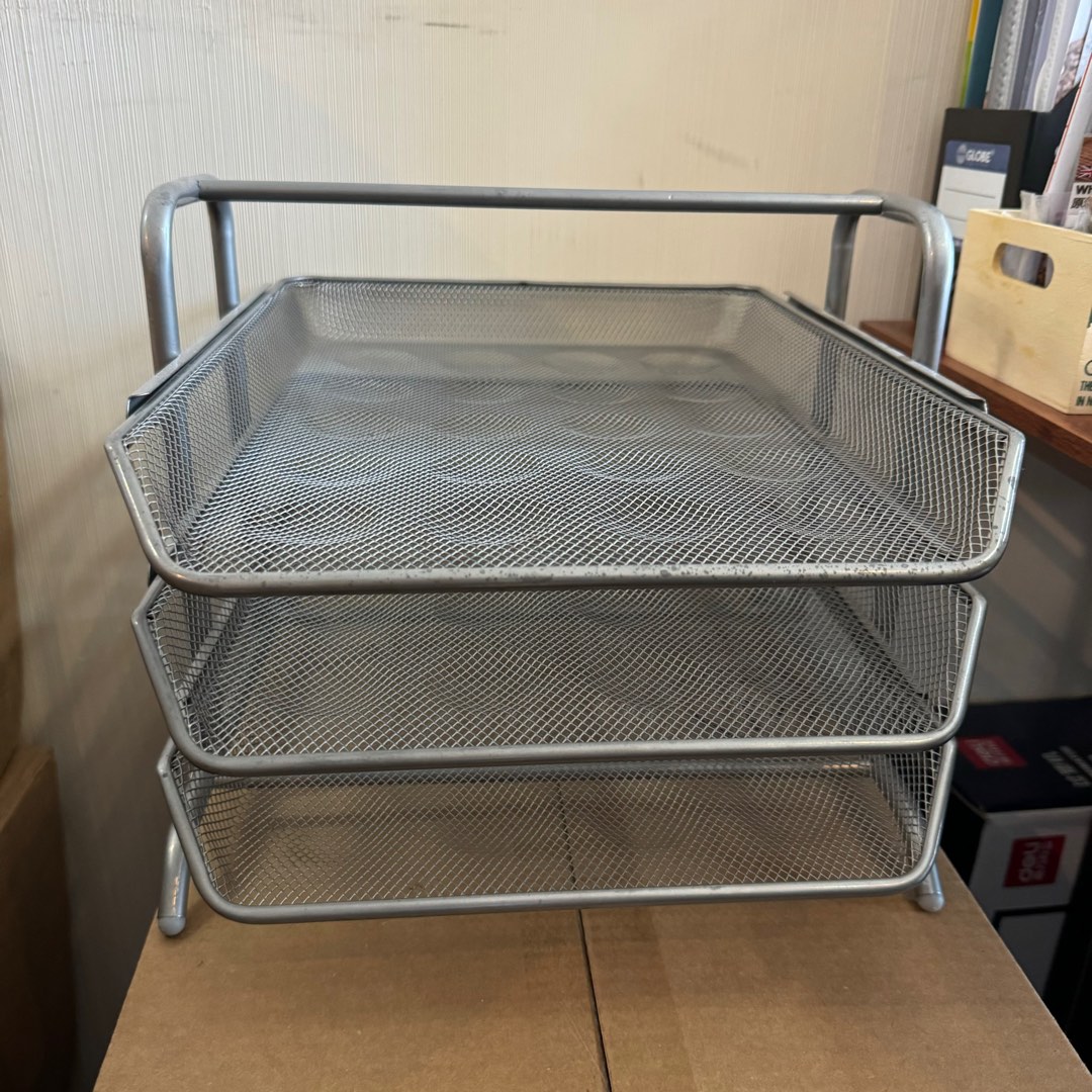 文件架IKEA document letter tray, 傢俬＆家居, 其他, 掛鉤和衣架 - Carousell