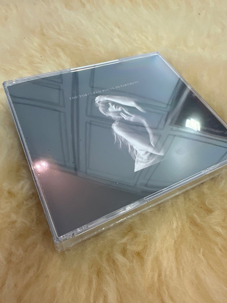 [LIMITED EDITION] TAYLOR SWIFT - TTPD “THE BLACK DOG” EDITION, Hobbies ...