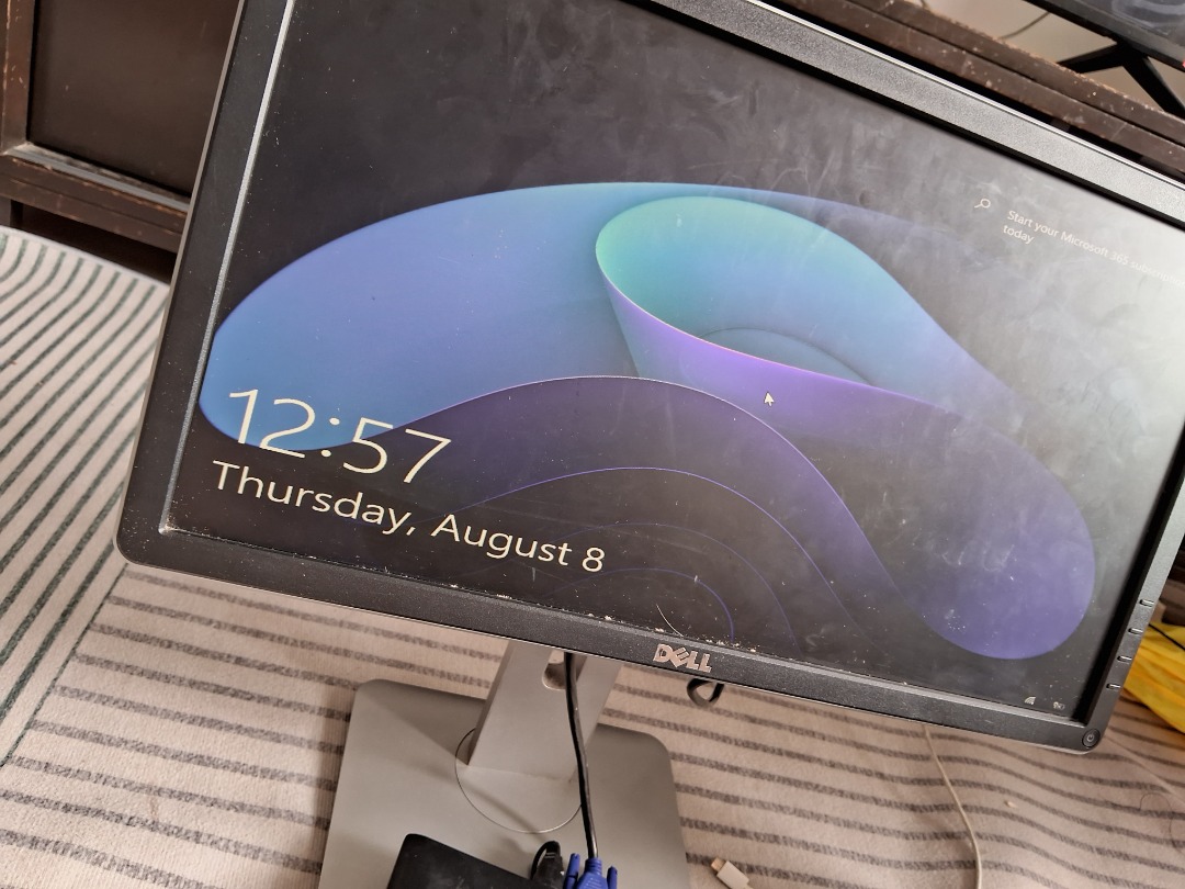 monitor dell + tv sharp, Computers & Tech, Parts & Accessories, Monitor ...