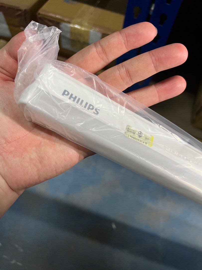 Philips Essential Smartbright LED Linear Batten (18W 3000K), Furniture ...