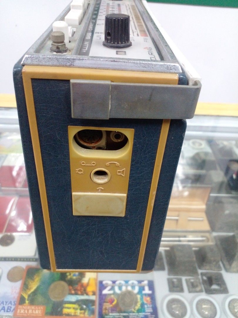 Radio Lama Antik, Hobbies & Toys, Collectibles & Memorabilia, Vintage ...