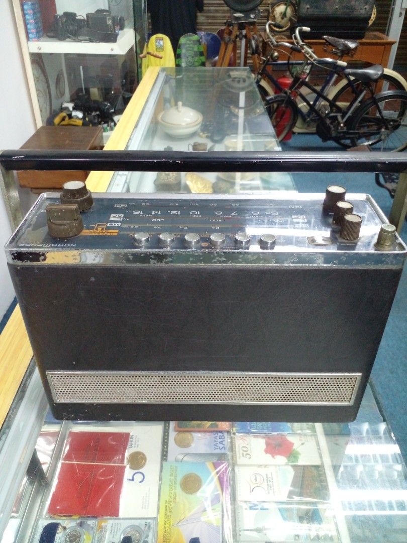 Radio Lama Antik, Hobbies & Toys, Collectibles & Memorabilia, Vintage ...