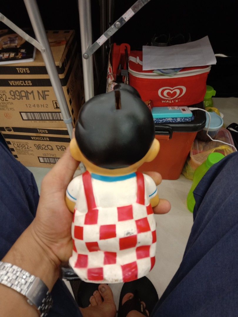 VINTAGE 80S BIG BOY COIN BANK, Hobbies & Toys, Toys & Games on Carousell