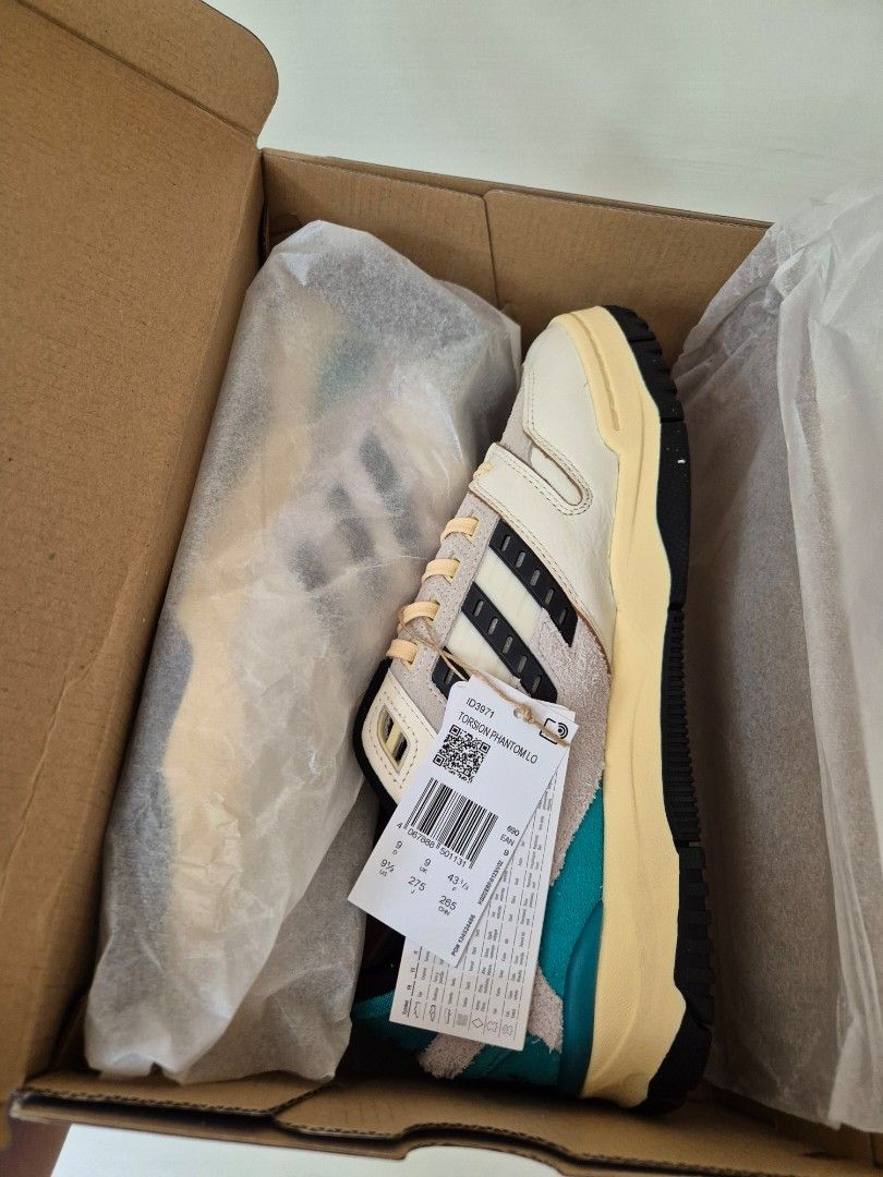 adidas Originals Torsion Phantom Low trainers in off white & green, Men ...