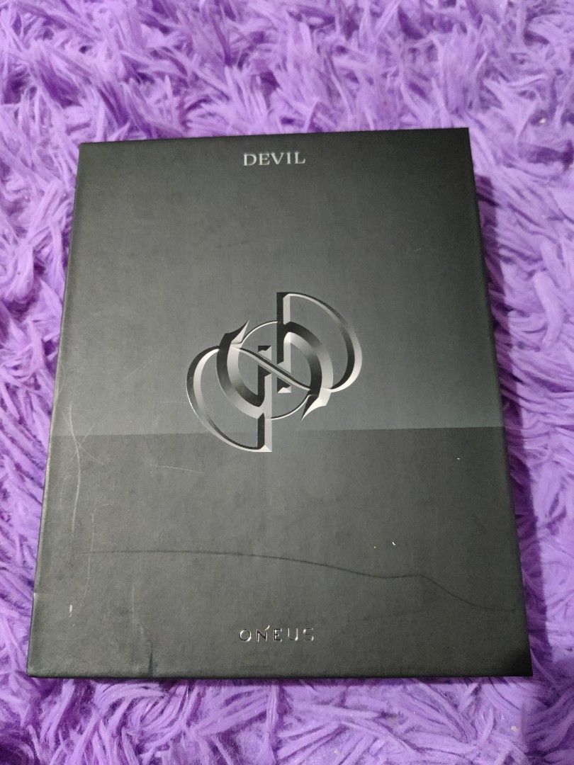 Album ONEUS Devil black version, Hobbies & Toys, Collectibles ...