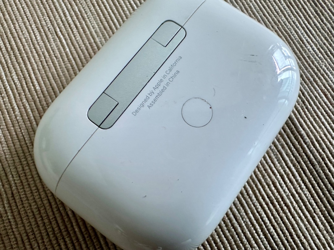 APPLE AirPods Pro Charging Case, Audio, Other Audio Equipment on Carousell