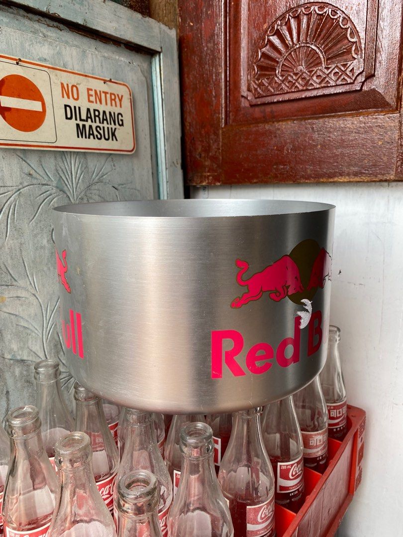 Bekas Ais Redbull, Hobbies & Toys, Collectibles & Memorabilia, Vintage ...