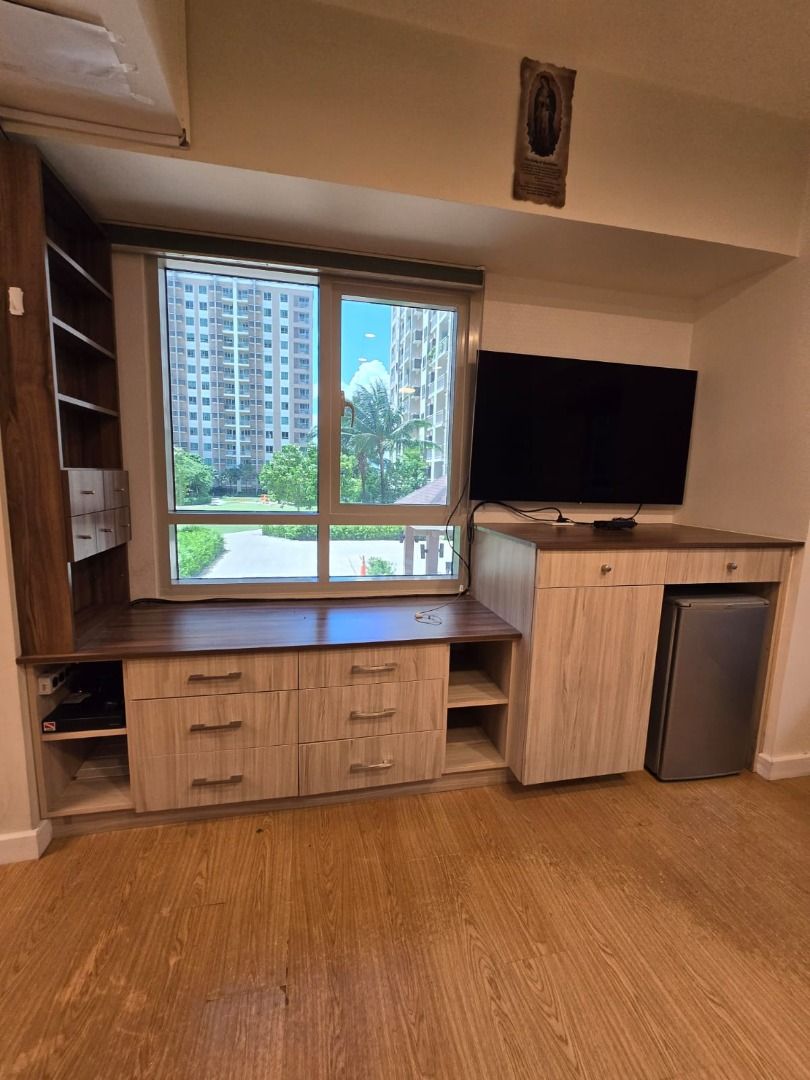 BI-LEVEL LOFT UNIT WITH PARKING FOR SALE - The Grove by Rockwell, Pasig ...