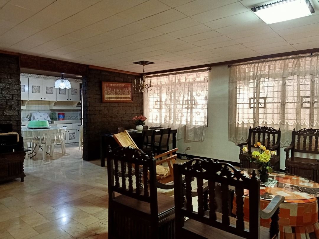 Commercial/Residential House and lot for sale with 3 doors Apartment ...