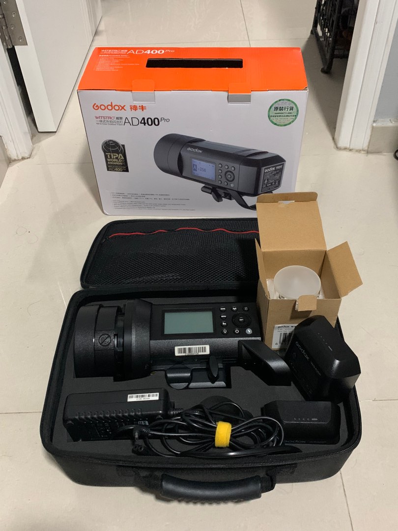 Godox 400Pro 神牛 400Pro, 攝影器材, 攝影配件, 燈光及Studio設備 - Carousell