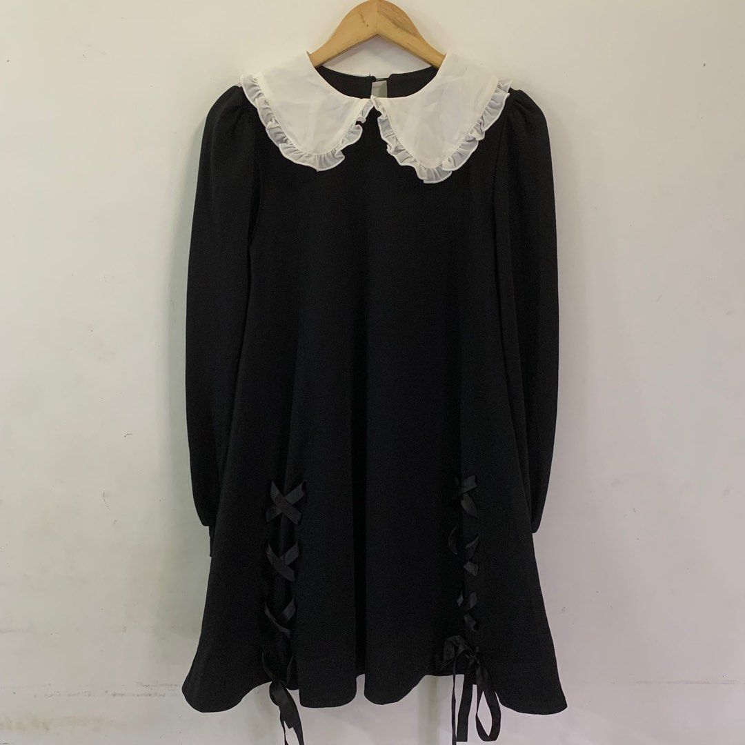 Gothic Lolita Peter Pan Collar Puff-Sleeved Dress with Lace Up Ribbon ...