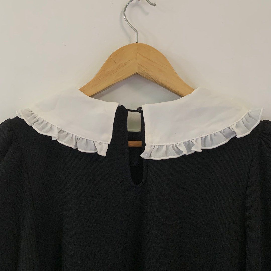 Gothic Lolita Peter Pan Collar Puff-Sleeved Dress with Lace Up Ribbon ...