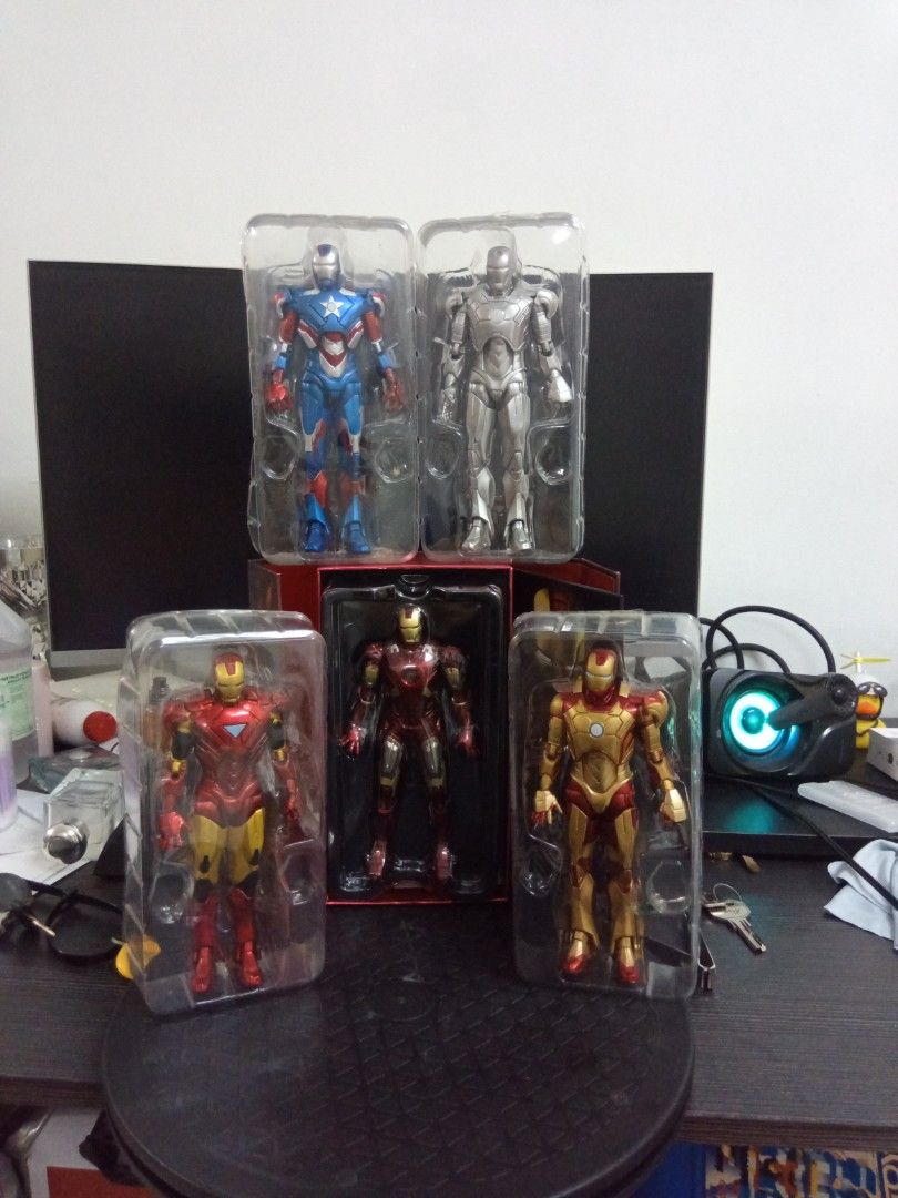 Iron man set selling, Hobbies & Toys, Toys & Games on Carousell