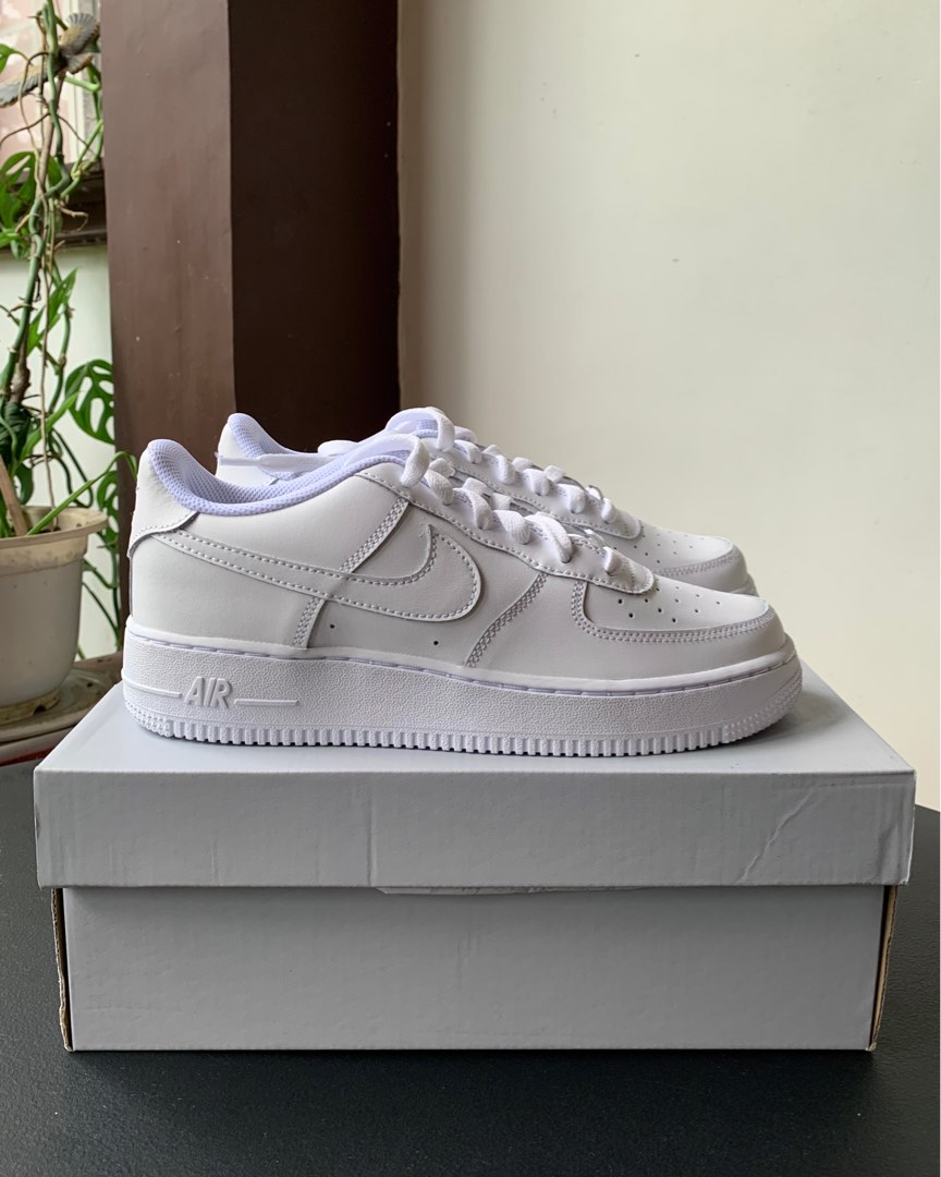 Nike AF1 Triple White GS, Women's Fashion, Footwear, Sneakers on Carousell