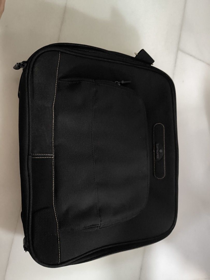 Samsonite laptop bag, Men's Fashion, Bags, Briefcases on Carousell