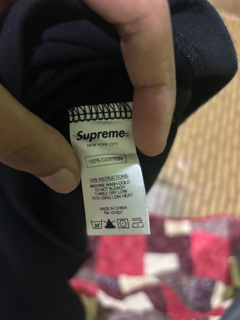 Supreme Red Tag, Men's Fashion, Activewear on Carousell