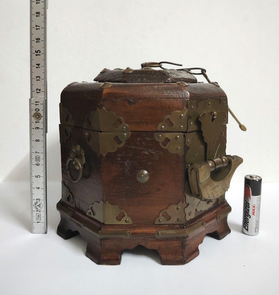 Vintage Octagon Shaped Chinese Box w/Lock, Hobbies & Toys, Collectibles ...