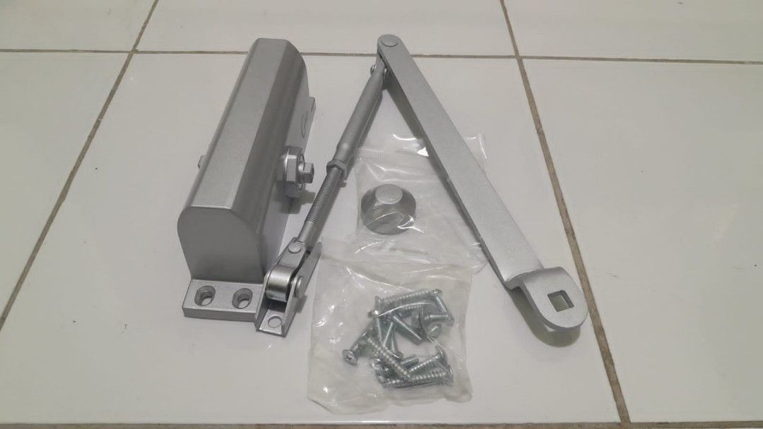 DOOR CLOSER INSTALL l sistem kawalan kelajuan pintu kayu, Furniture ...