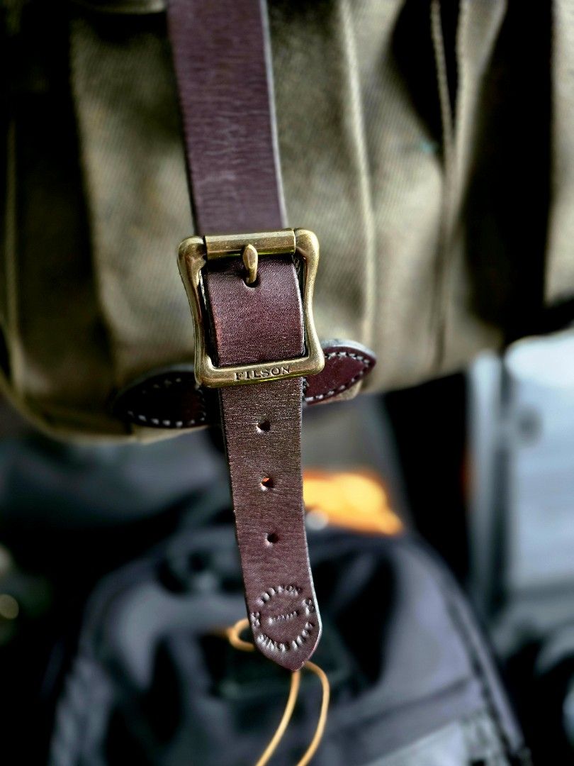 FILSON Rugged Twill Rucksack Otter Green, Men's Fashion, Bags ...