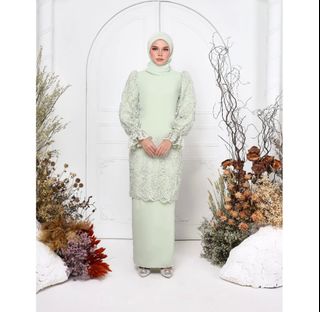 Hijabistahub x wawa zainal - Aya Kurung, Women's Fashion, Muslimah ...