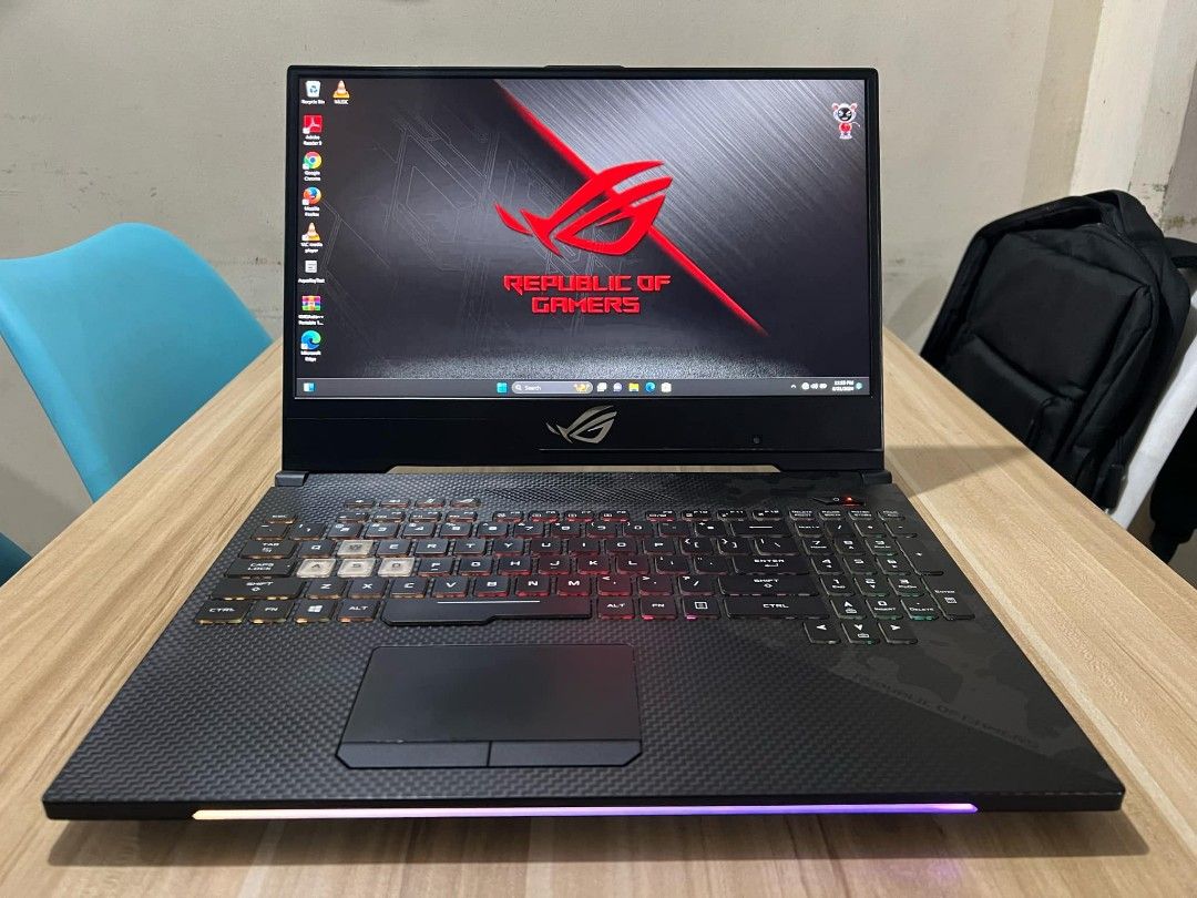 Laptop monster gaming Asus ROG core i7 8th .gen 256.ssd limited edition ...