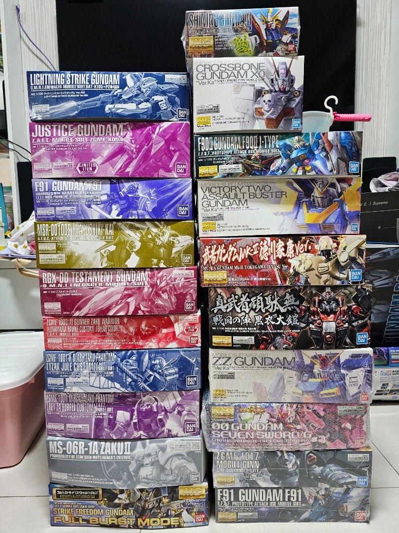 Master Grade (MG) Gunpla, Hobbies & Toys, Toys & Games on Carousell