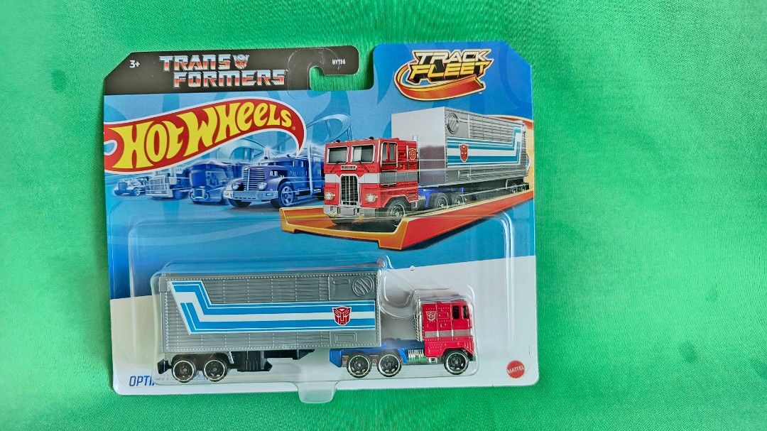 Mattel Hotwheels Track Fleet Transformers Optimus Prime NEW, Hobbies ...