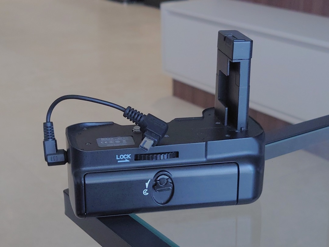 Nikon battery grip MB-D31, Photography, Photography Accessories ...