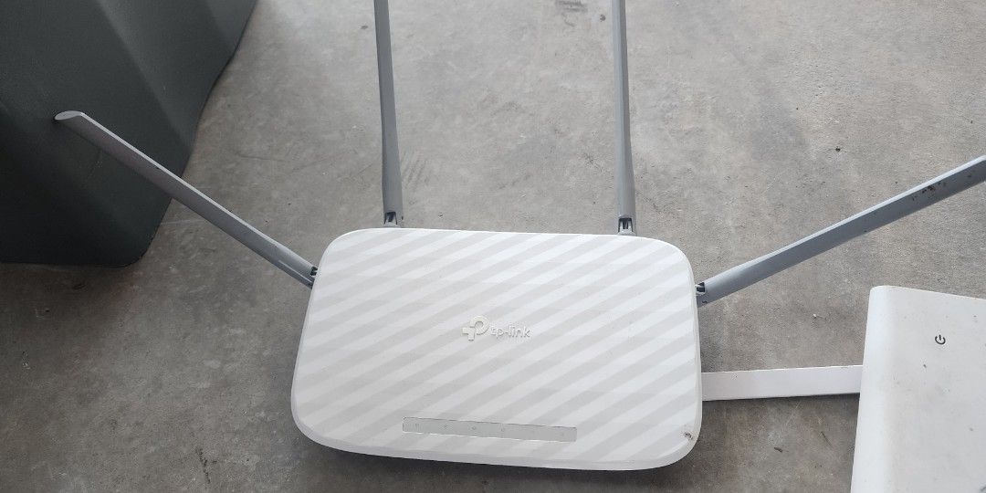 TP LINK ACCESS POINT ROUTER, Computers & Tech, Parts & Accessories ...